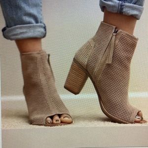 miss capezio | Shoes | Vintage Miss Capezio Cowgirl Ankle Boots 9 M ...